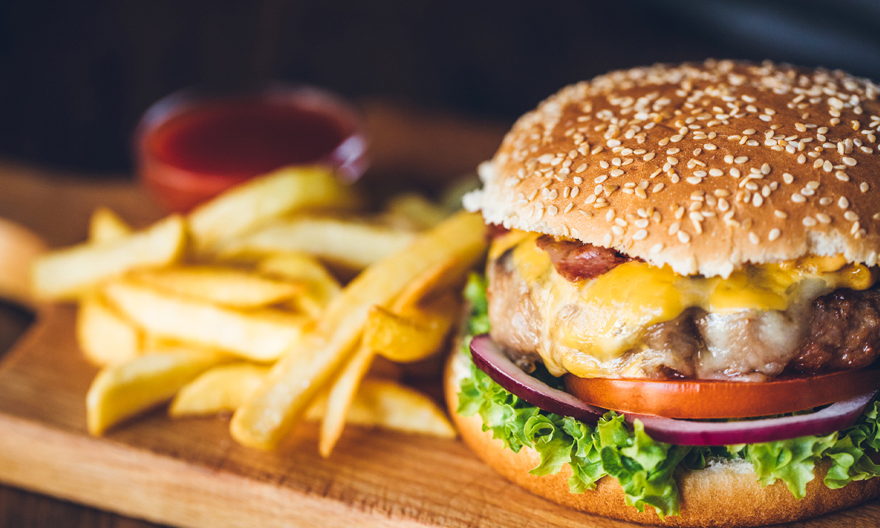 Le Bar Fly, Menu américain + digestif à Spa : épargnez 41% à Liège avec ...